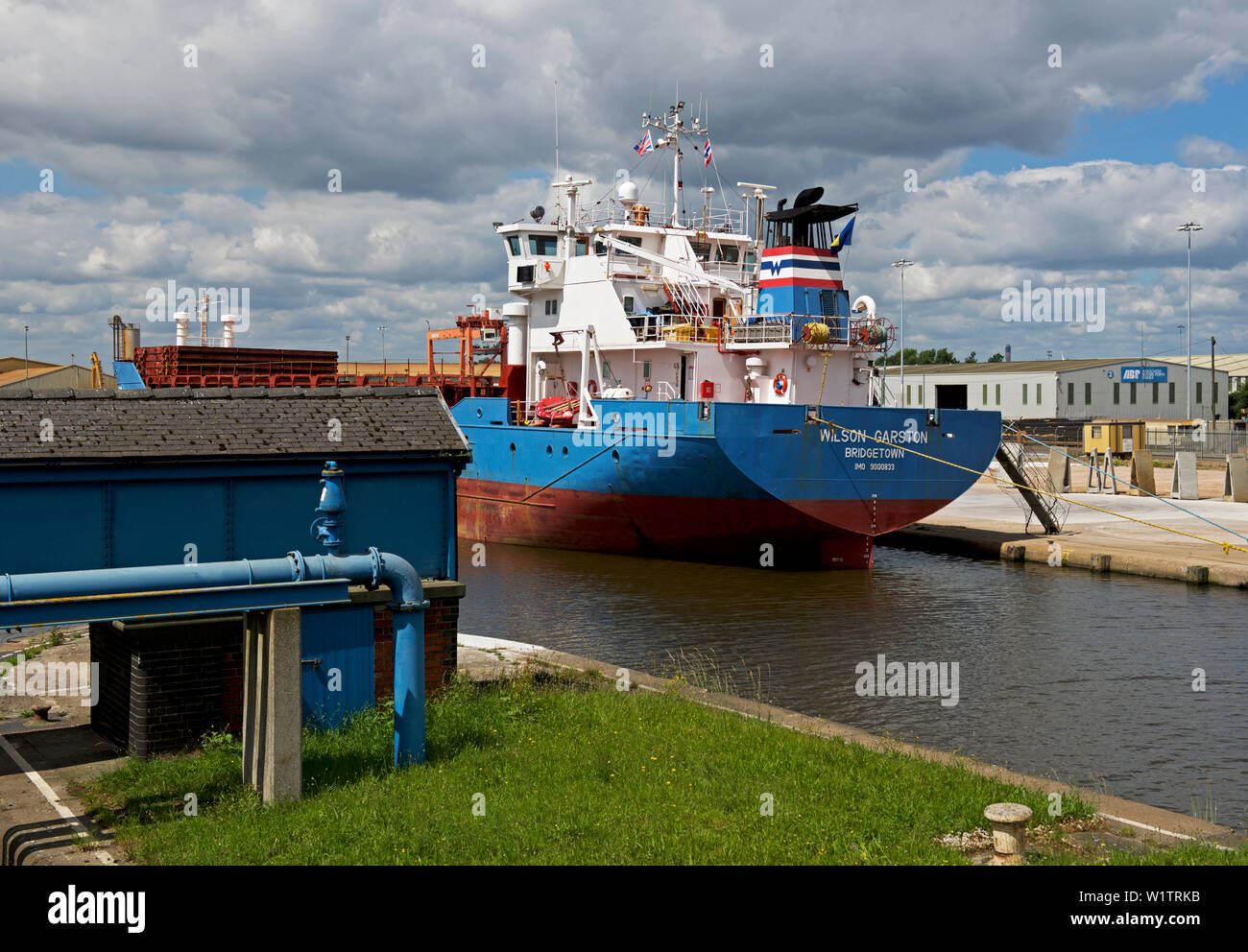 Associated british ports ports docks hi-res stock photography and ...