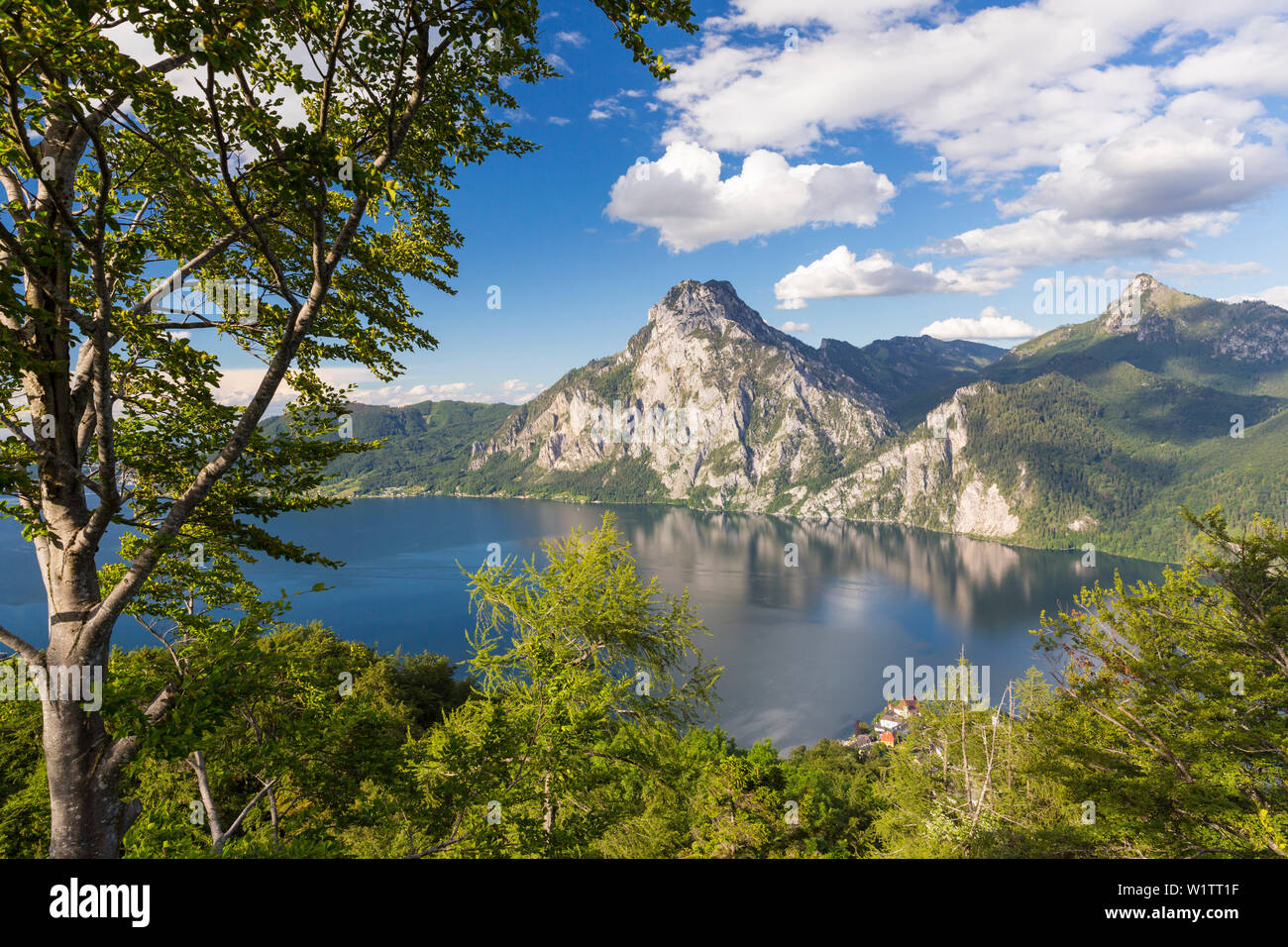 Traunkirchen with traunstein hi-res stock photography and images - Alamy