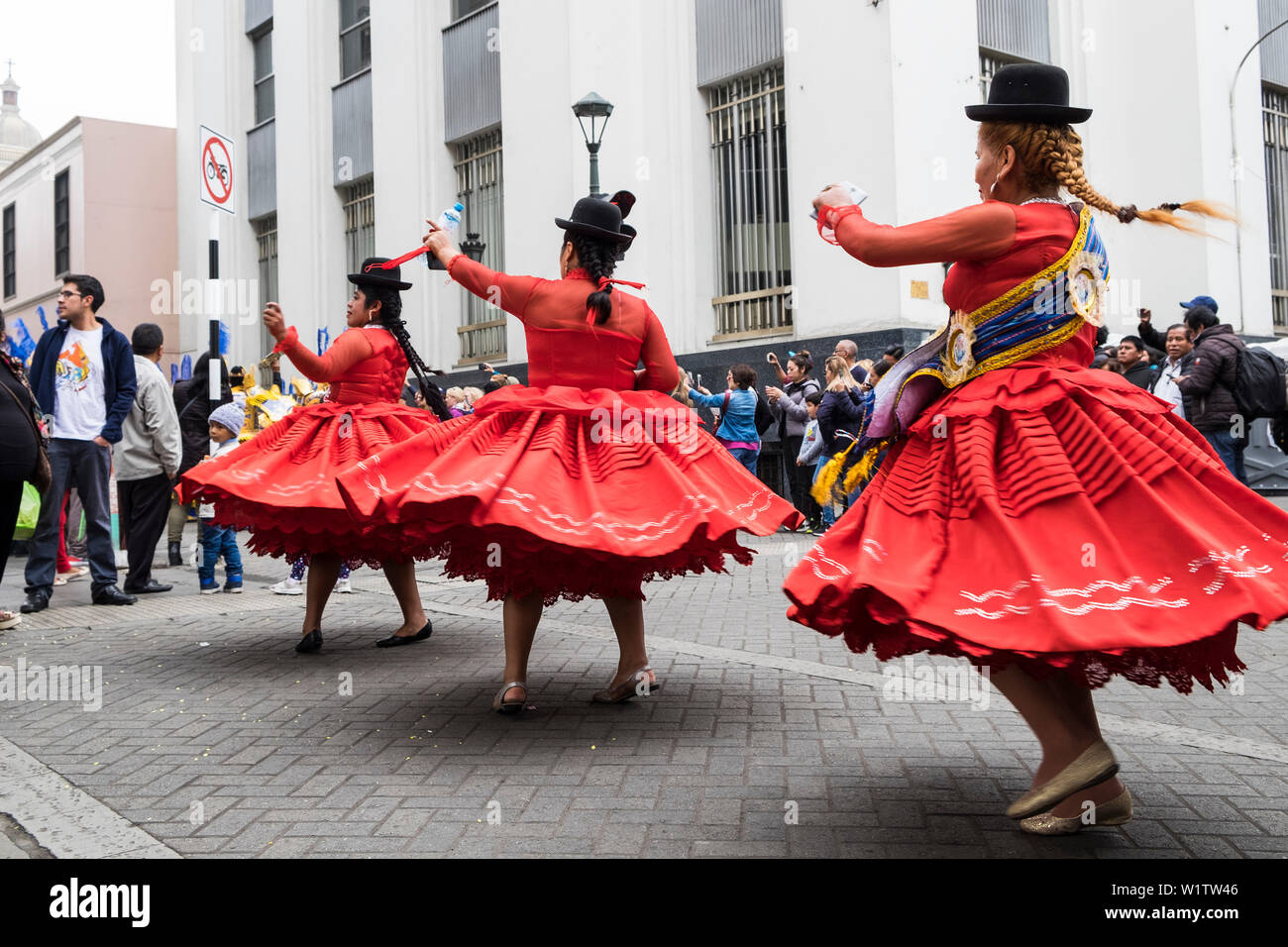 Costumes people lima peru hi-res stock photography and images - Alamy