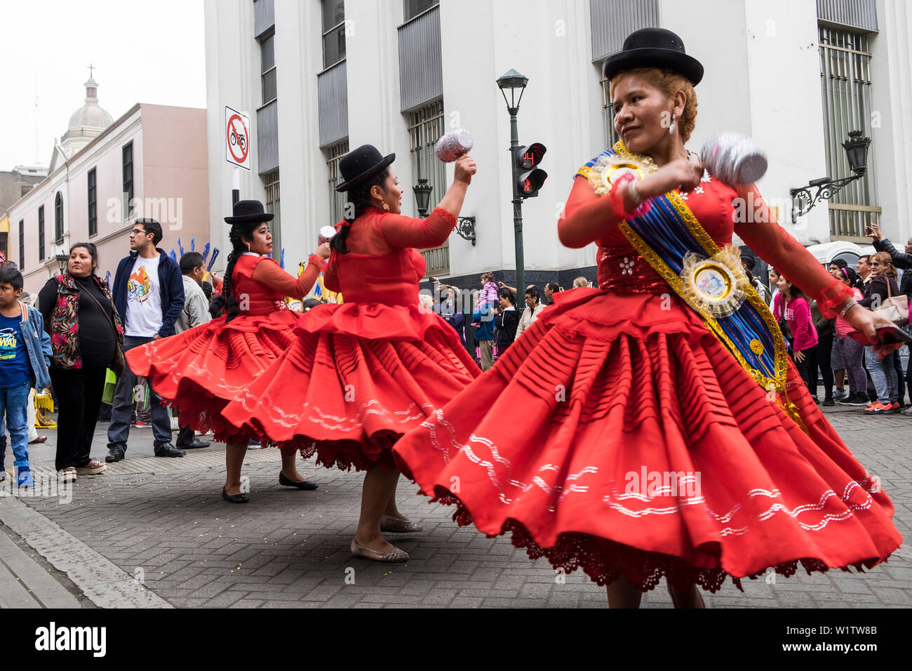 Costumes people lima peru hi-res stock photography and images - Alamy