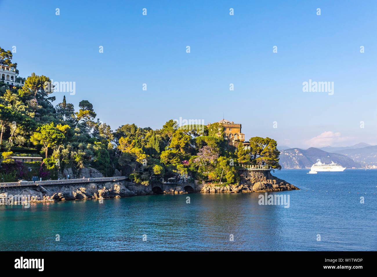 Beautiful natural view of the Bay of Paraggi in Santa Margherita Ligure ...