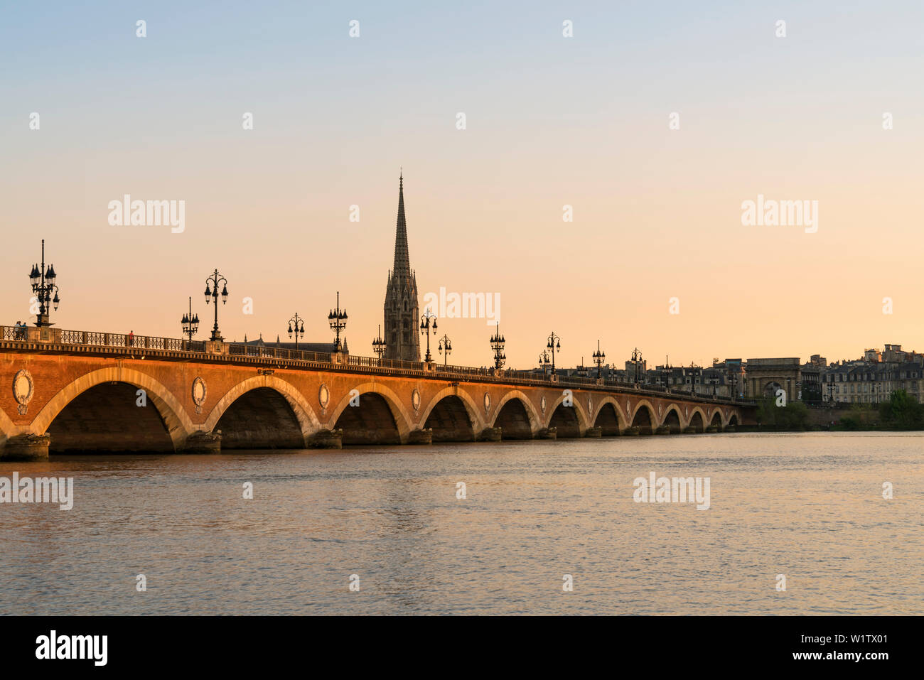 Pont de pierre bridge hi-res stock photography and images - Alamy