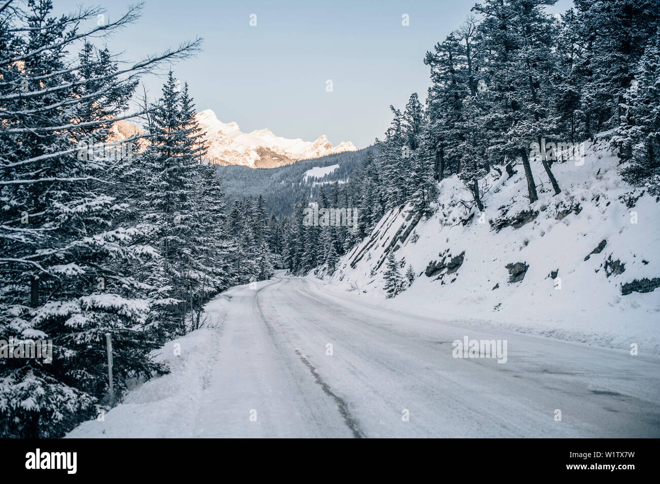 Bow Valley Parkway, Banff Town, Bow Valley, Banff National Park ...