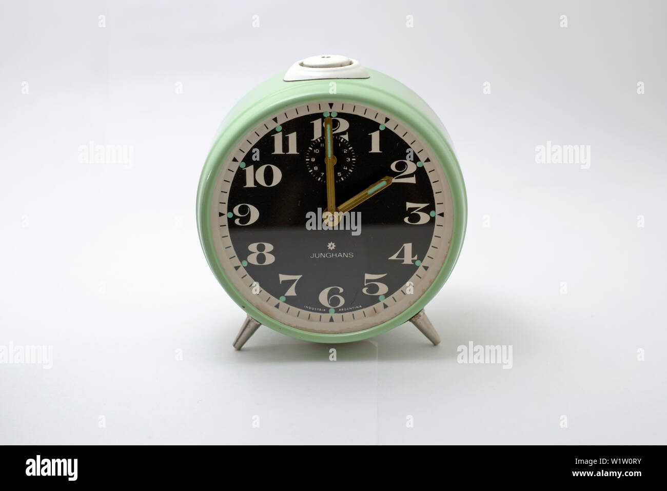 Clock face showing time two hi-res stock photography and images - Alamy