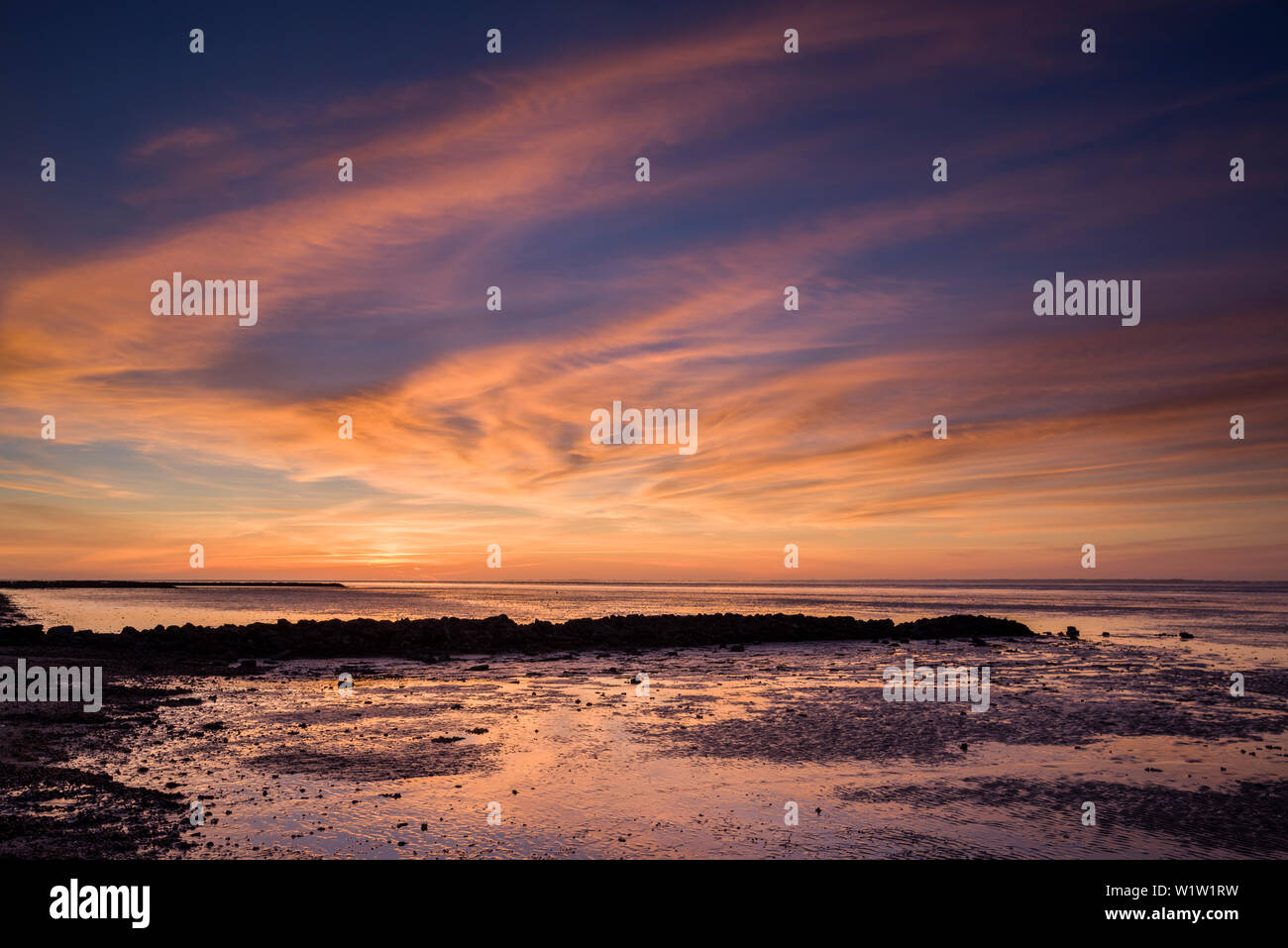 Esens hi-res stock photography and images - Alamy