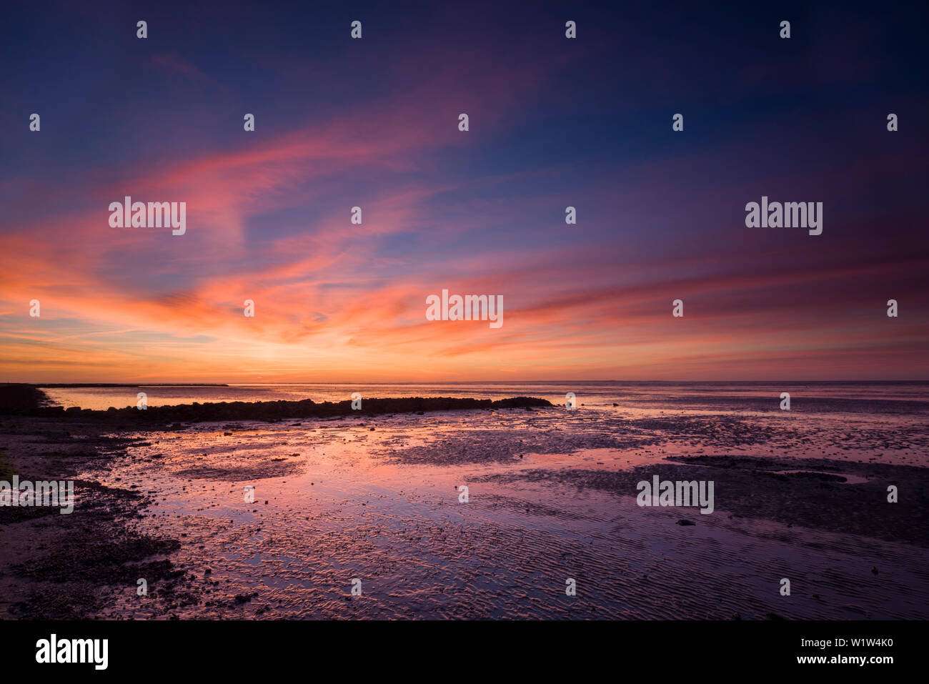 Esens hi-res stock photography and images - Alamy