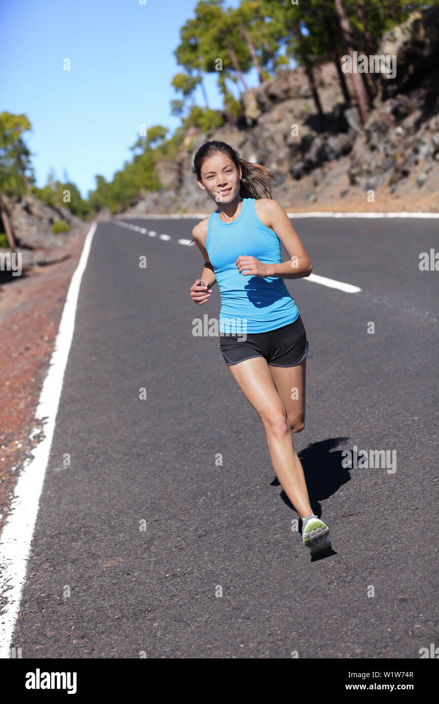 Black runners legs hi-res stock photography and images - Alamy