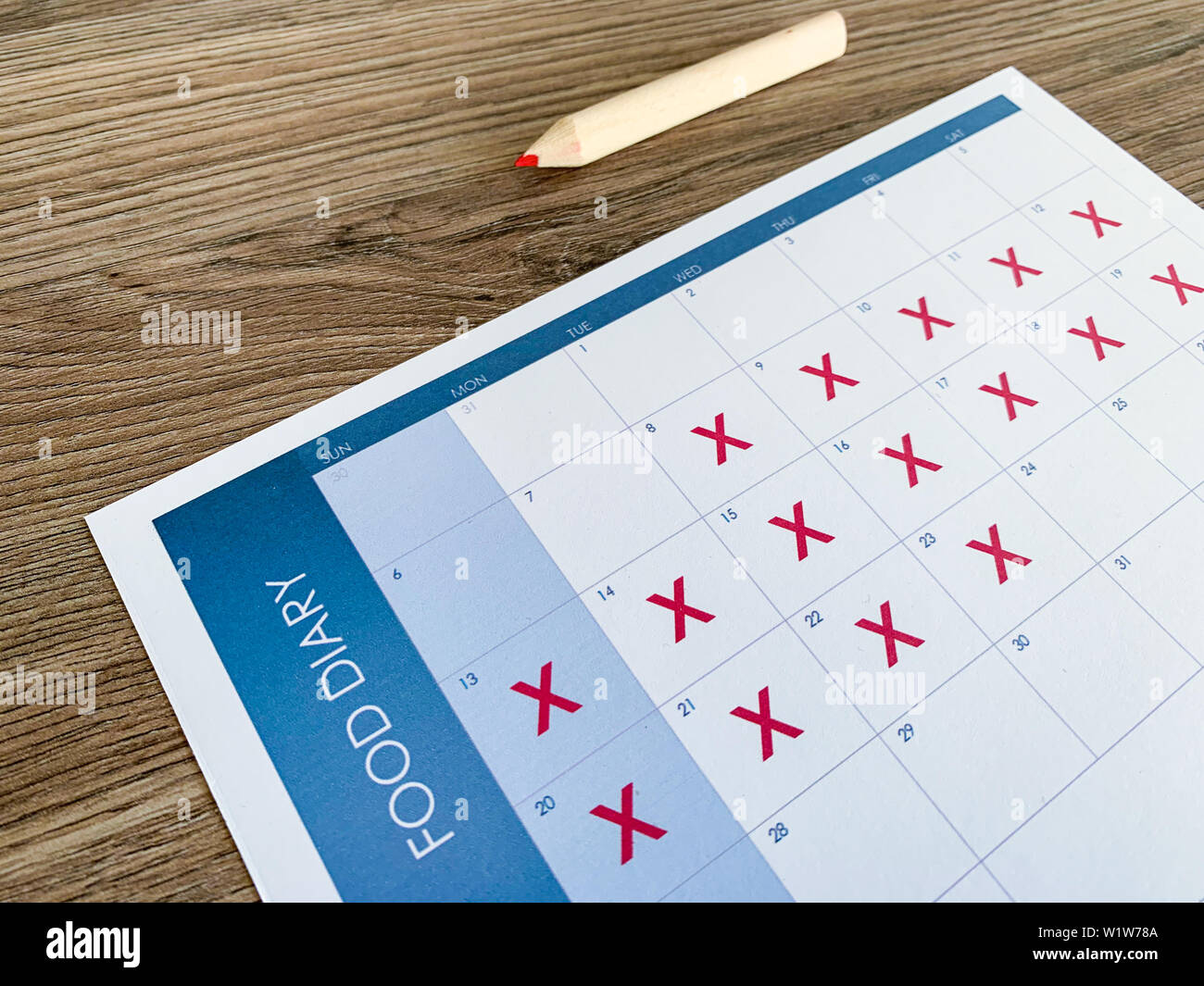 Health concept. Diet plan on wooden background Stock Photo - Alamy