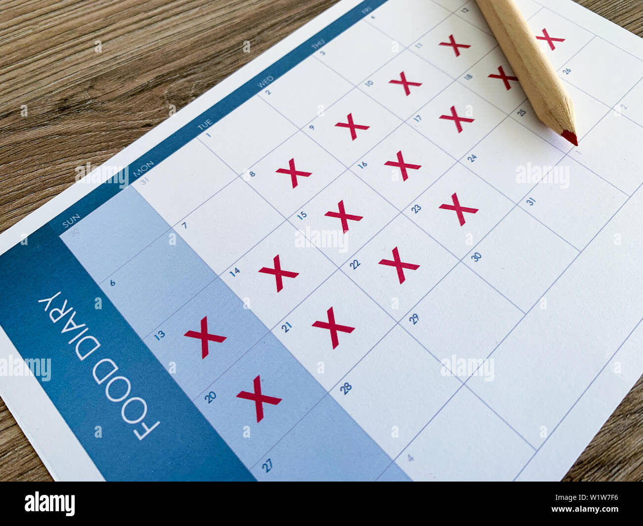 Health concept. Diet plan on wooden background Stock Photo - Alamy