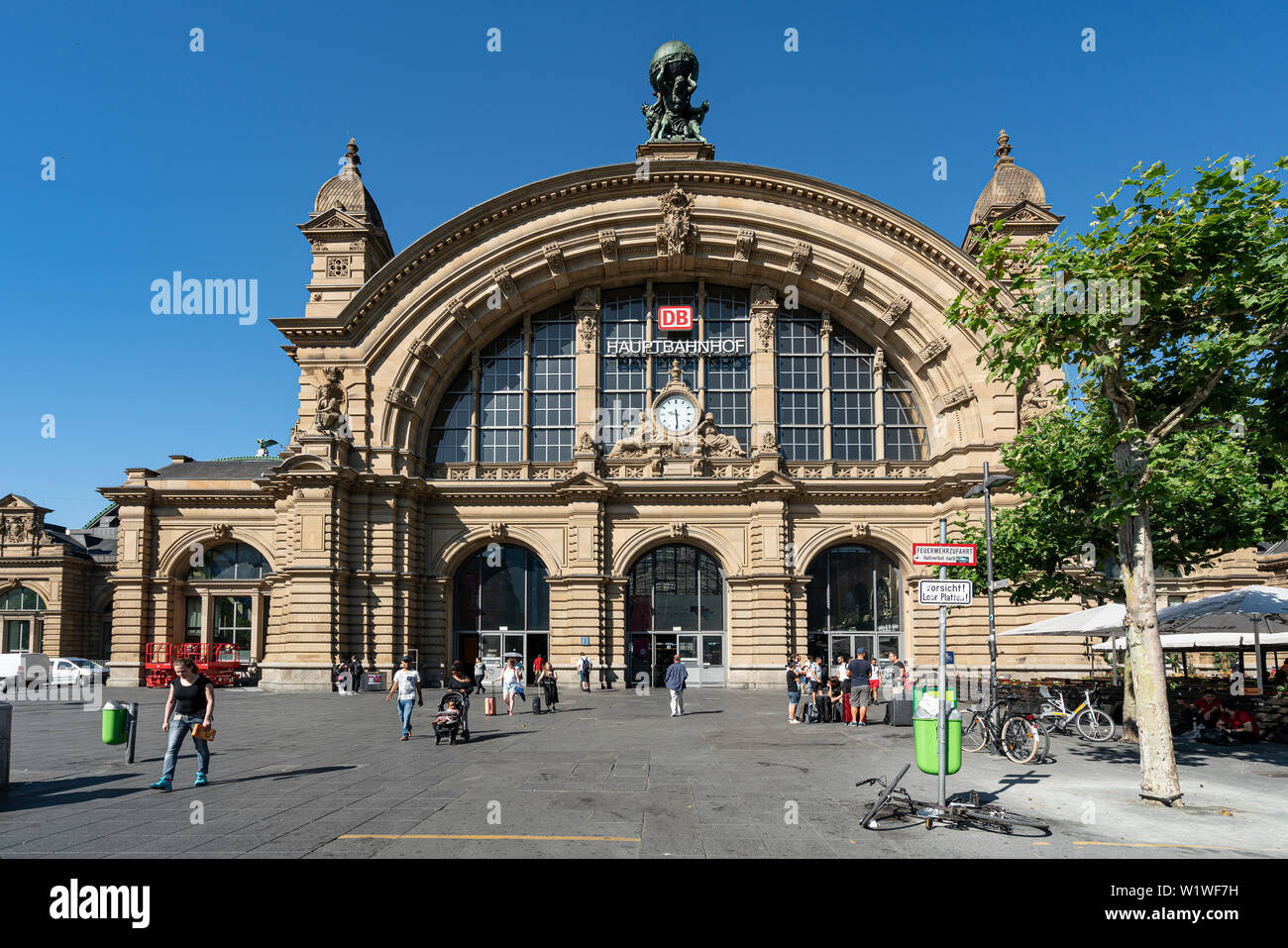 Frankfurt airport train station hi-res stock photography and images - Alamy