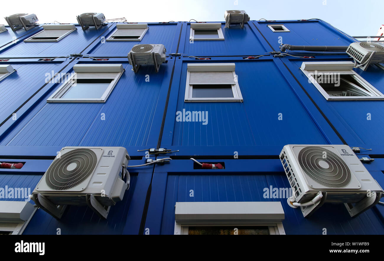 Temporary air conditioning hi-res stock photography and images - Alamy
