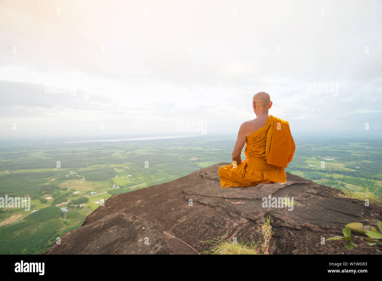 Monk meditation hi-res stock photography and images - Alamy