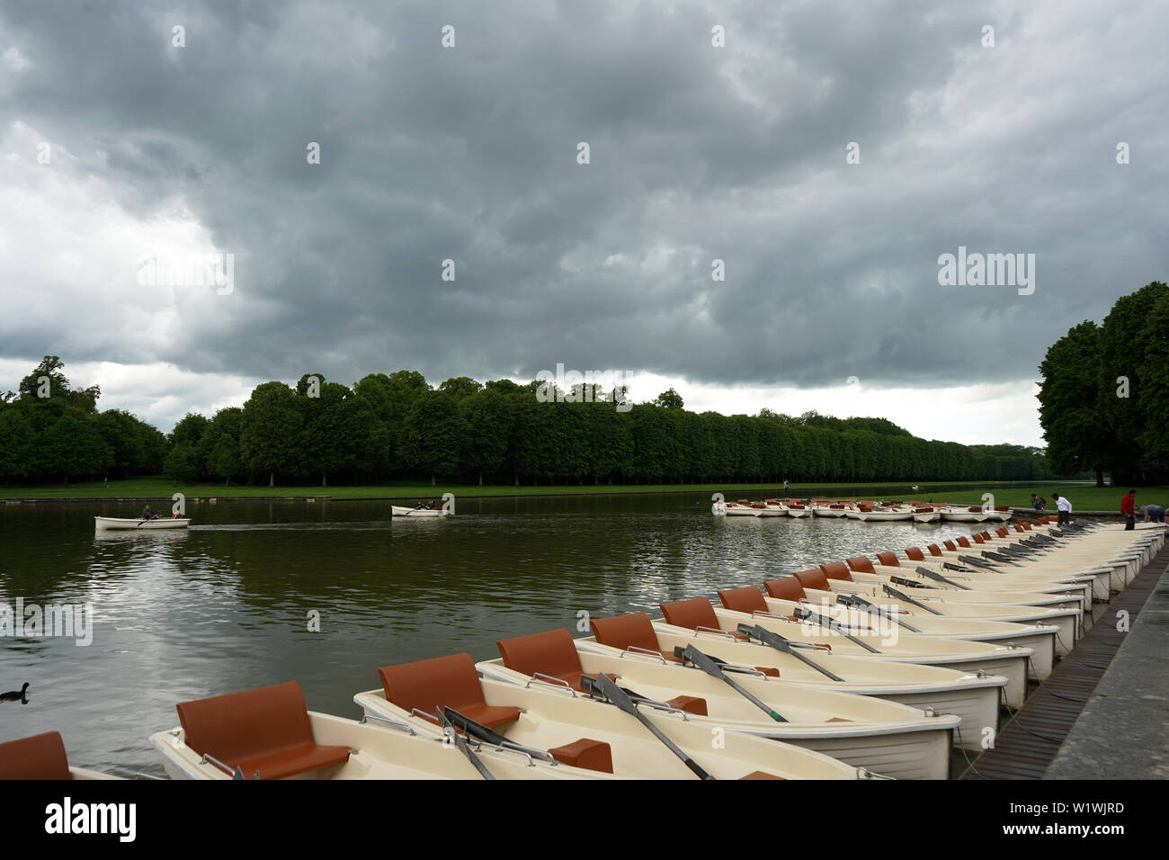 Rowboats hi-res stock photography and images - Alamy