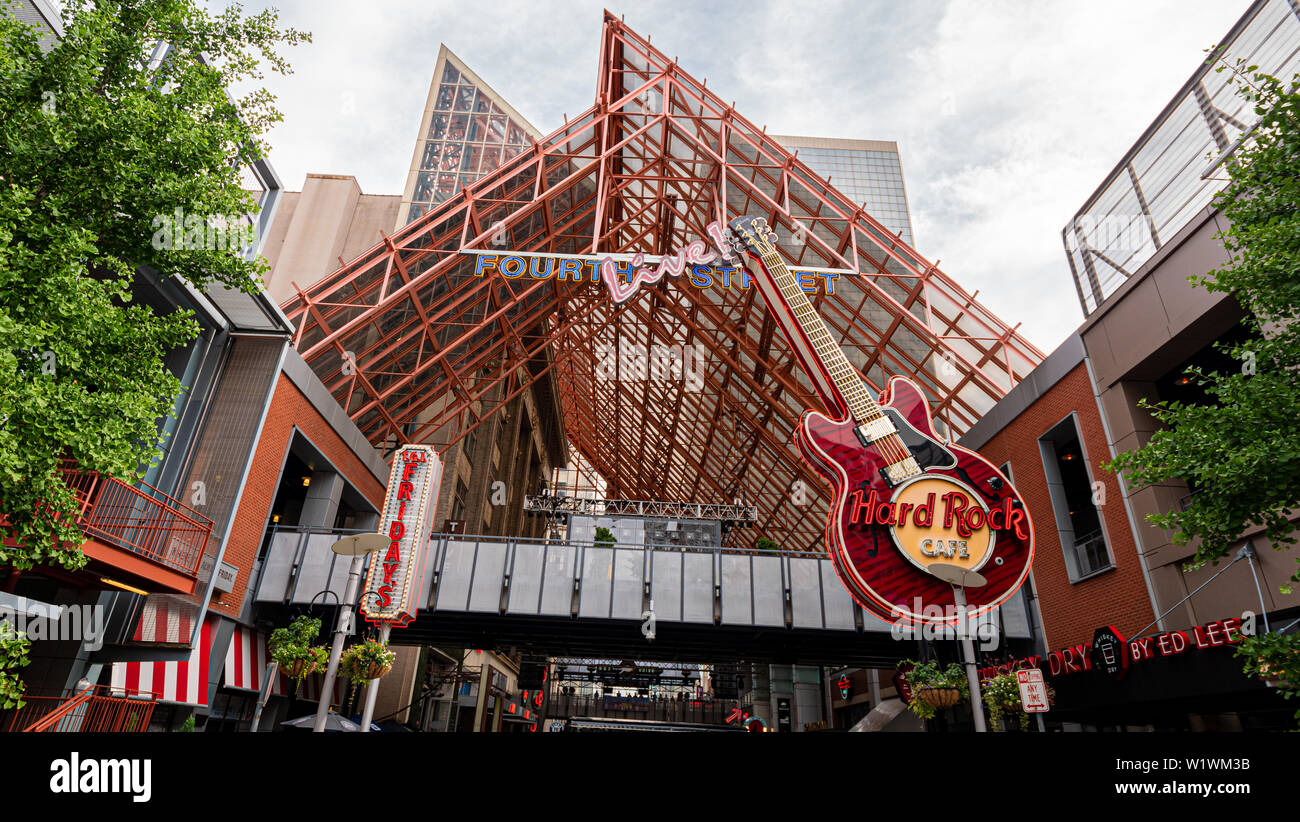 Fourth street live louisville hi-res stock photography and images - Alamy