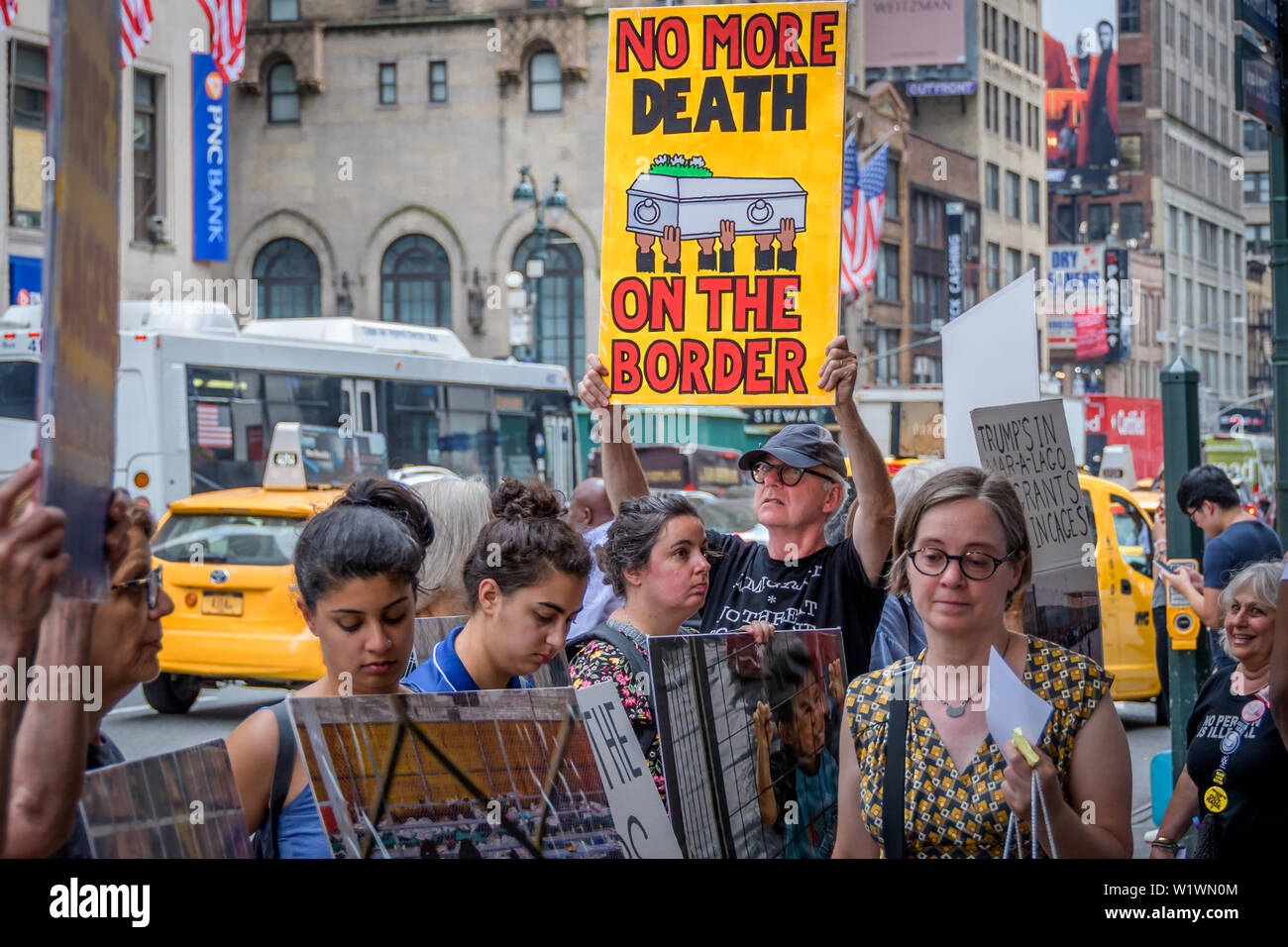 No kids cages hi-res stock photography and images - Alamy