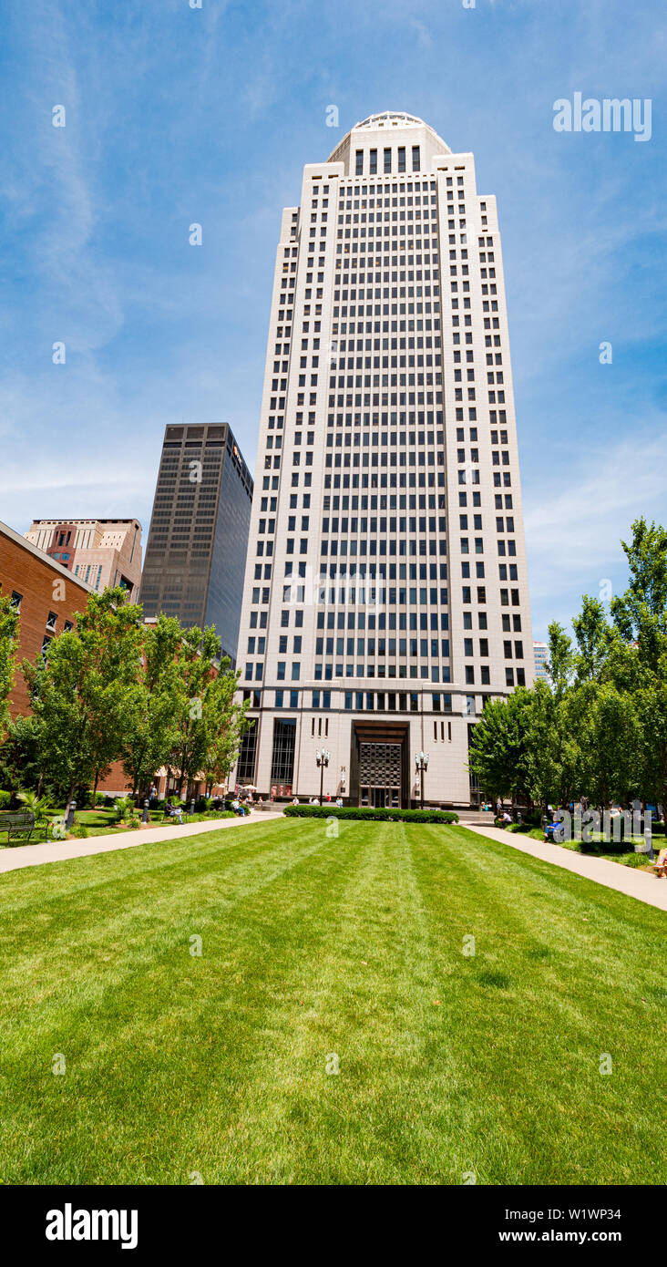 Mercer Tower Office building in Louisville - LOUISVILLE. USA - JUNE 14 ...