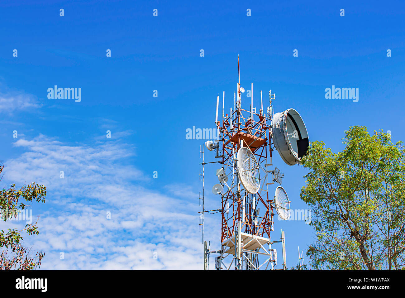 Wave transmission mast, large phone signal with a bright blue sky Stock ...
