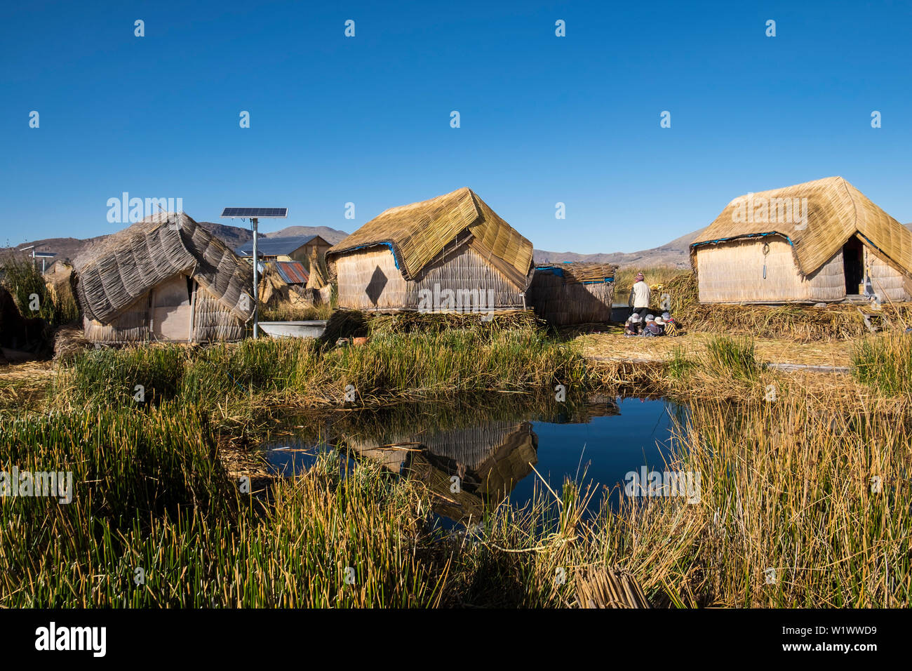 Perù, Titicaca lake, Uros islands Stock Photo - Alamy
