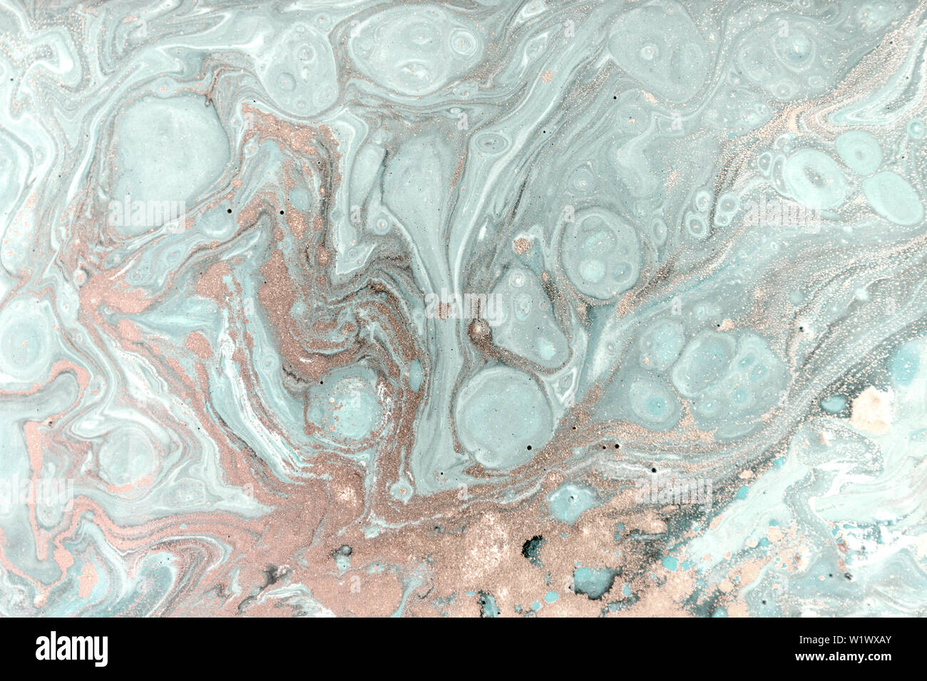Marbling pattern. Golden powder marble liquid texture Stock Photo - Alamy
