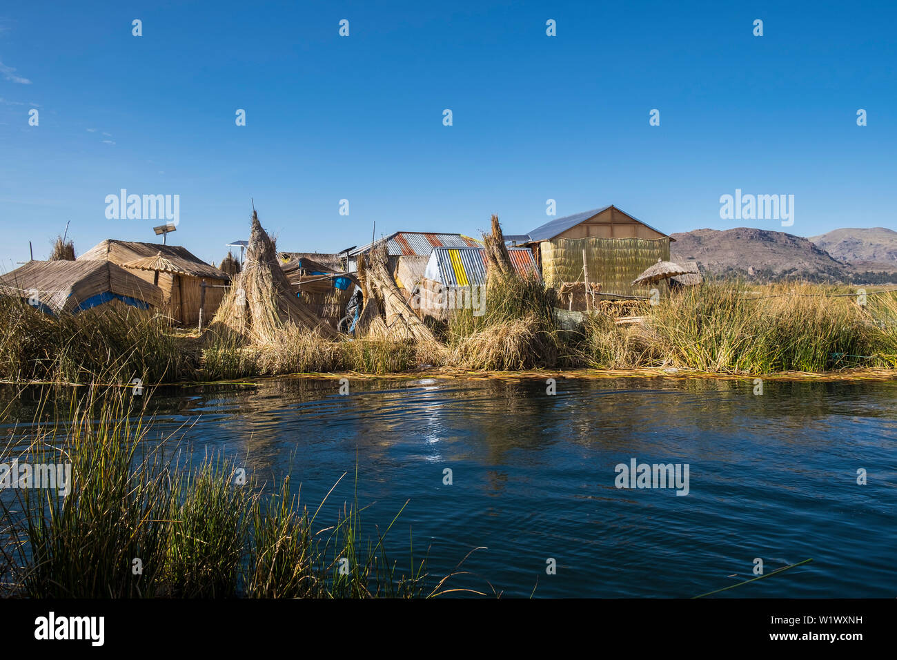 Perù, Titicaca lake, Uros islands Stock Photo - Alamy