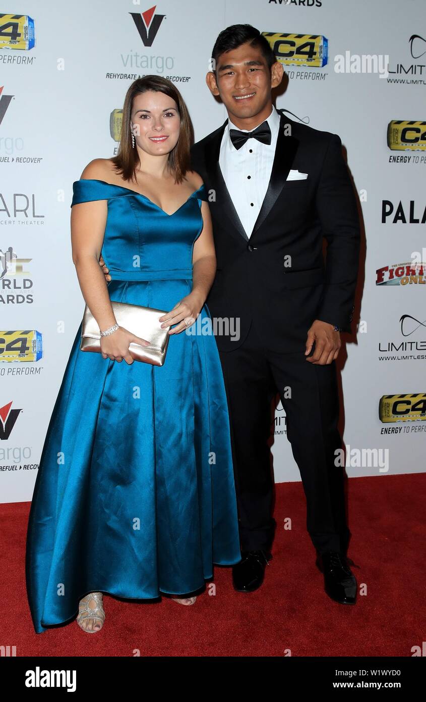 Grand ballrooms hi-res stock photography and images - Alamy