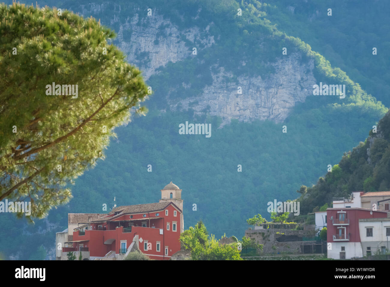 Town square of ravello hi-res stock photography and images - Alamy
