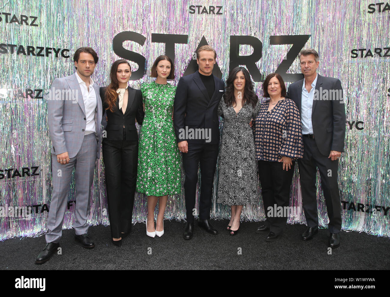Sam heughan caitriona balfe 2019 hi-res stock photography and images ...