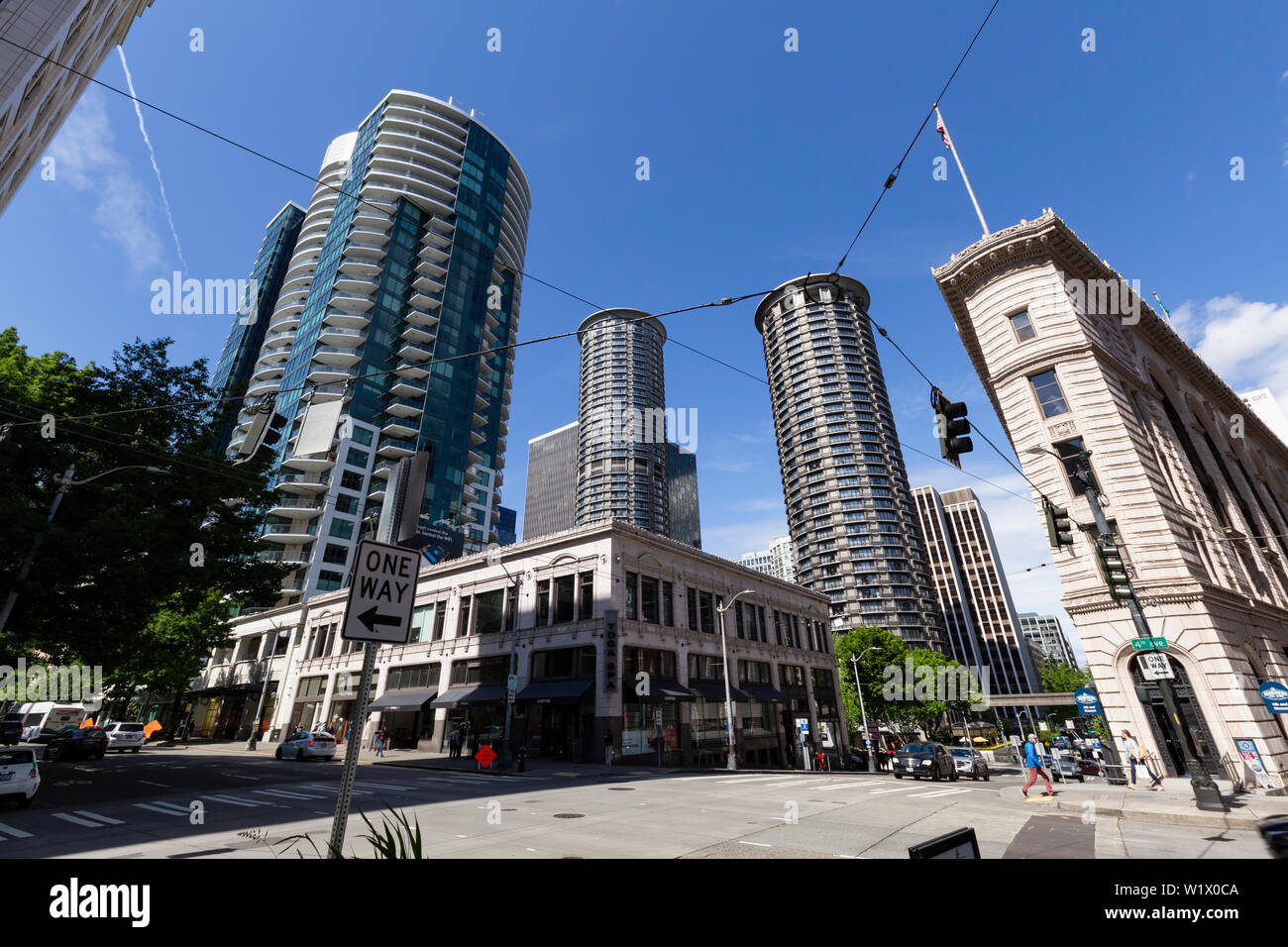 Seattle downtown view with landscapes hi-res stock photography and ...