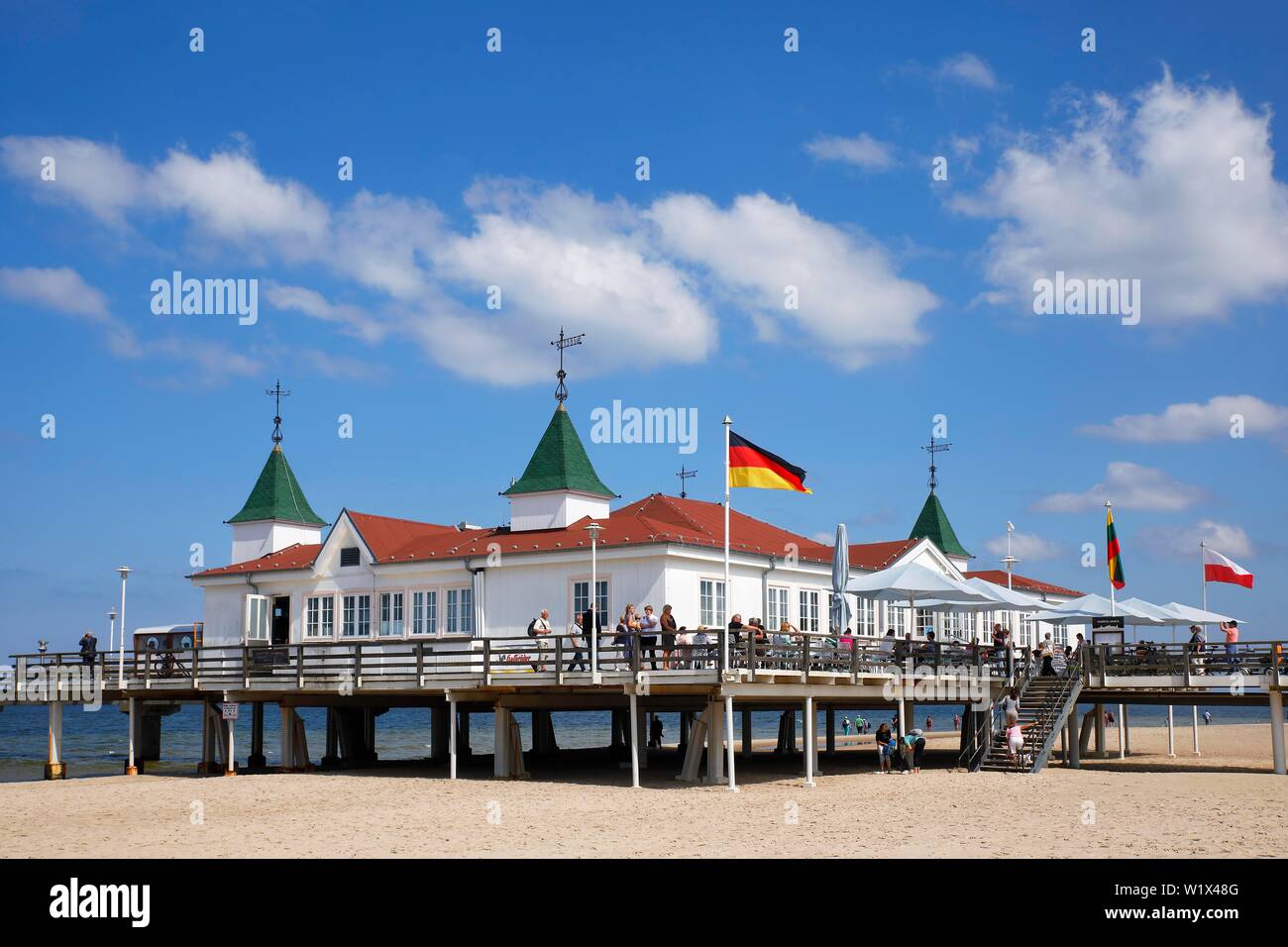 Historic pier Ahlbeck, imperial baths, Baltic seaside resort Ahlbeck ...