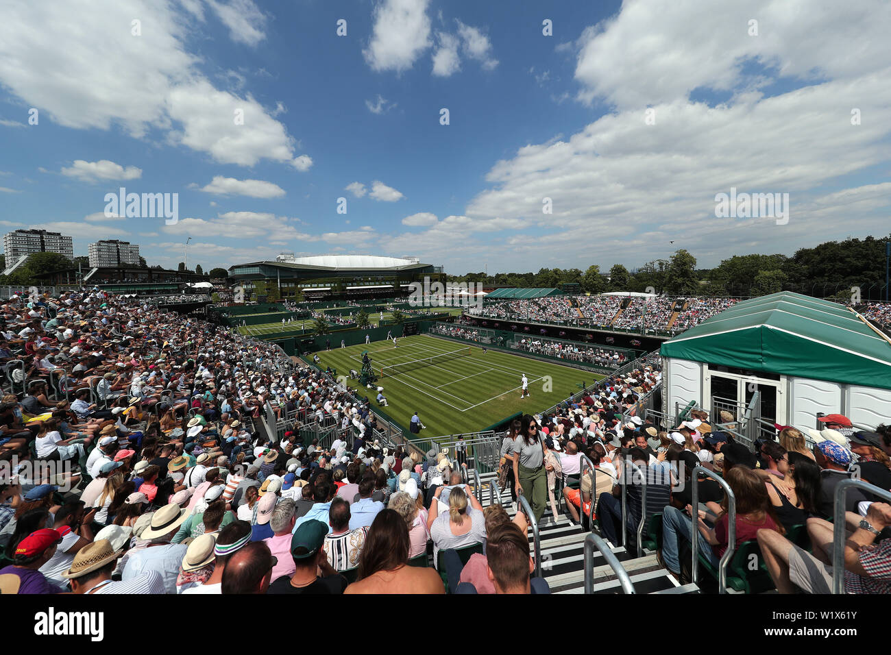 Wimbledon tennis courts hi-res stock photography and images - Alamy