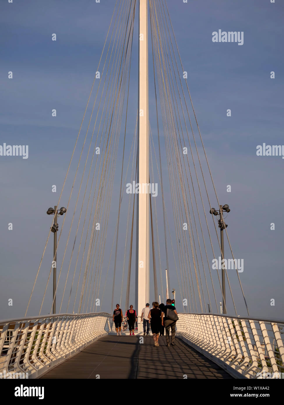 Modern suspension bridge hi-res stock photography and images - Alamy