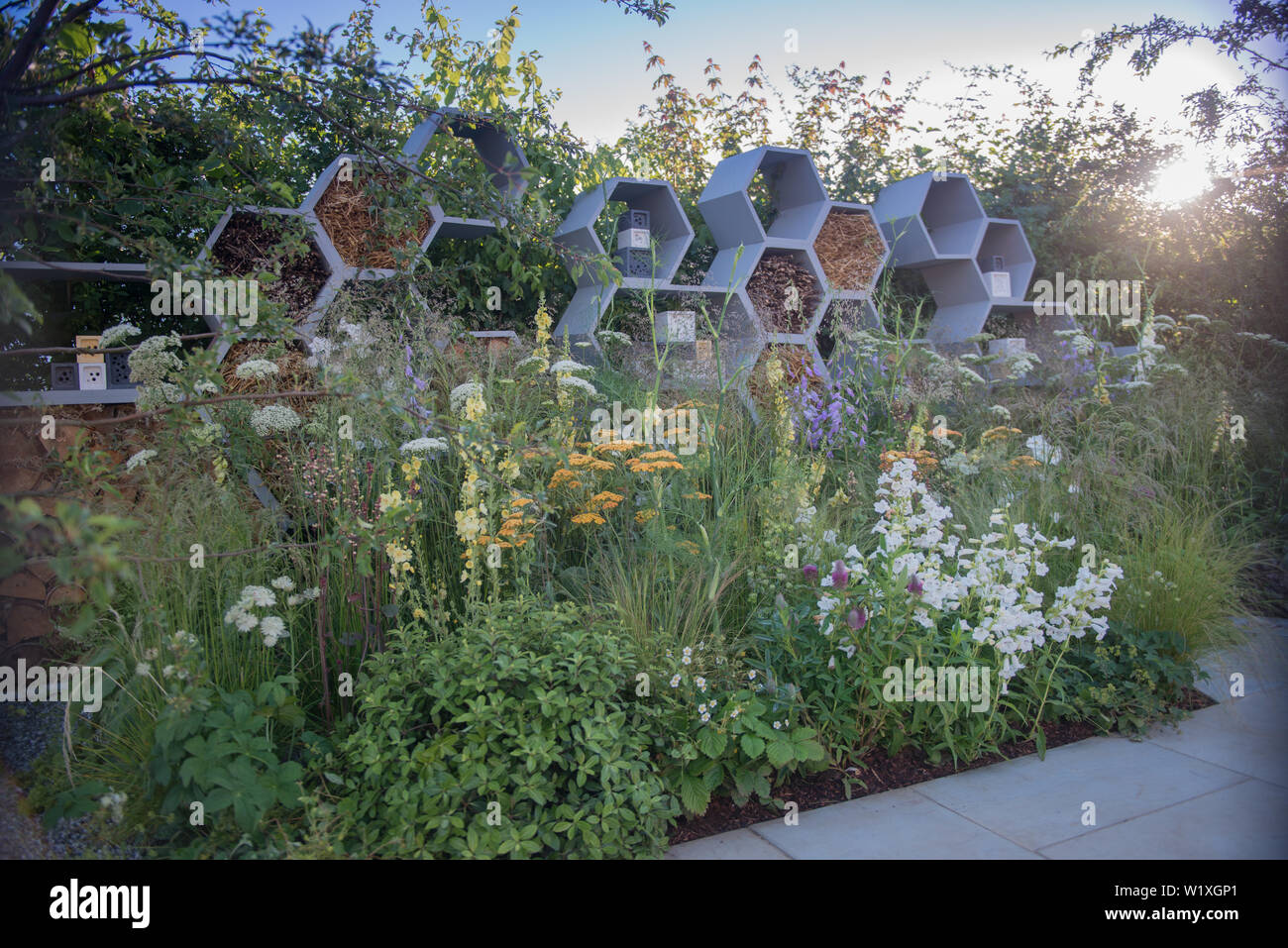The Urban Pollinator Garden fuses design, function and wildlife ...