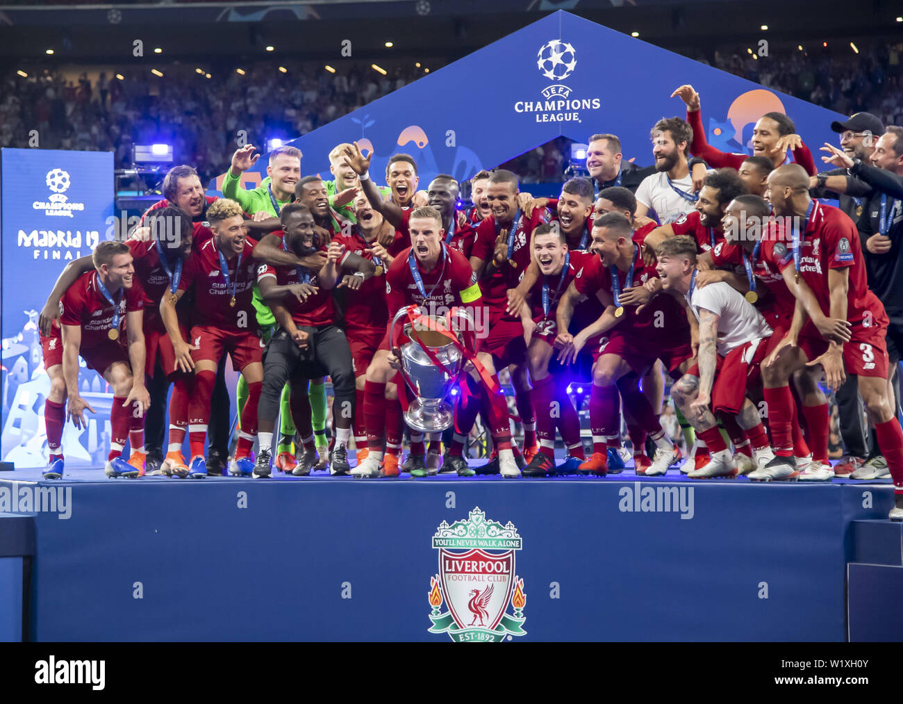 Tottenham hotspur fc v liverpool fc hi-res stock photography and images ...