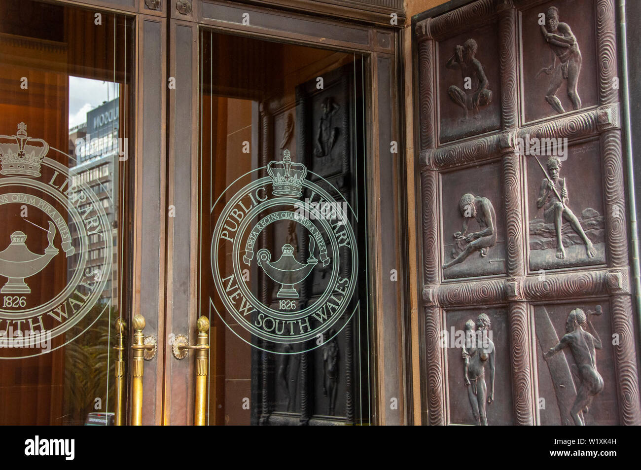 The Mitchell Wing of The State Library of New South Wales on Macquarie ...