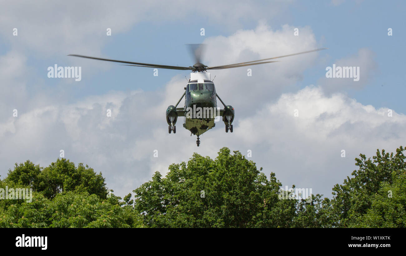 United States Marine Corps Sikorsky VH-3D Sea King helicopters, call ...