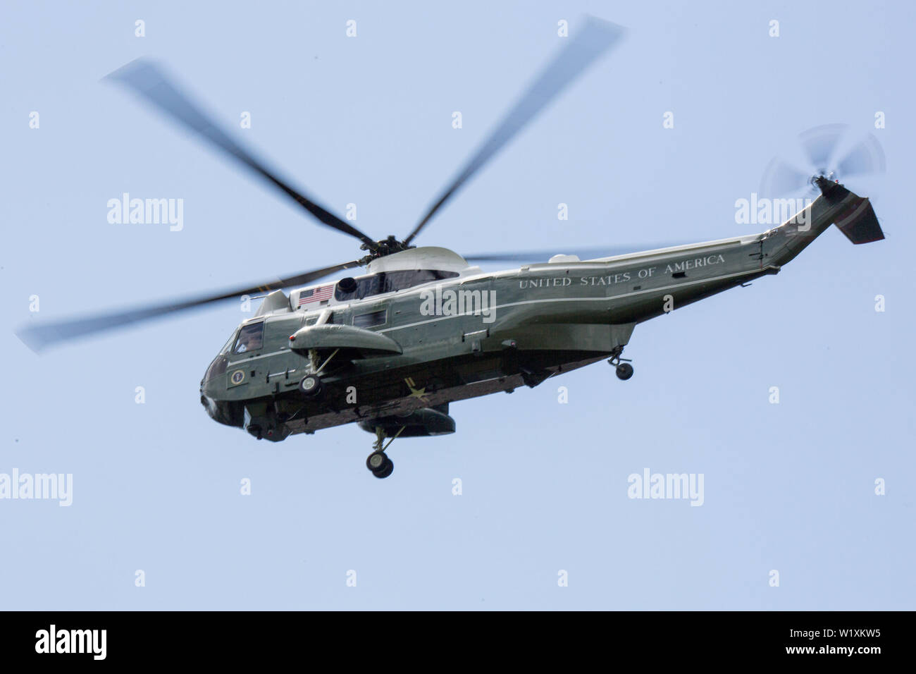 United States Marine Corps Sikorsky VH-3D Sea King helicopters, call ...