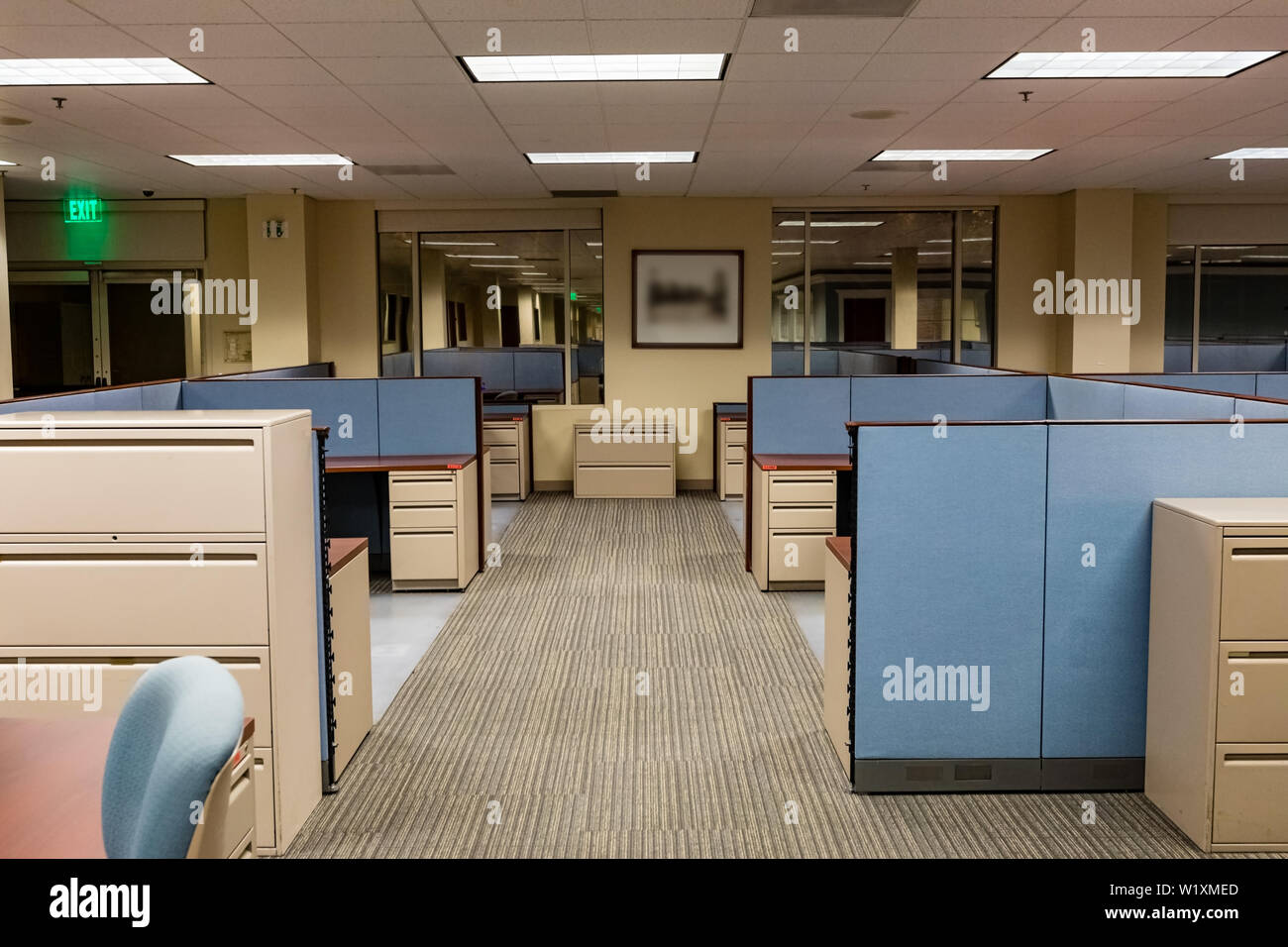 Empty office cubicles desk work hi-res stock photography and images - Alamy
