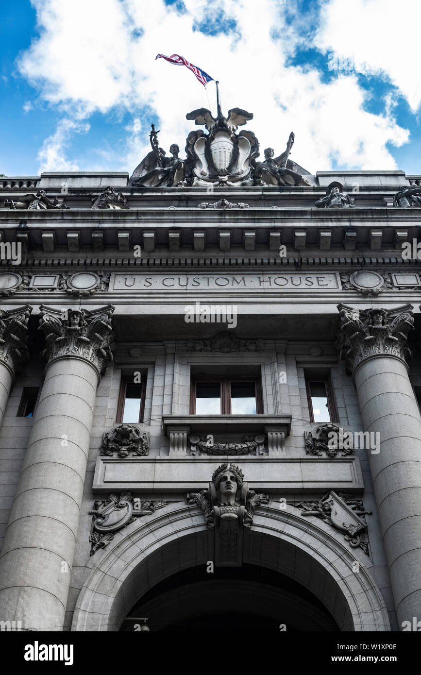 Facade of the Alexander Hamilton U.S. Custom House in Manhattan, New ...