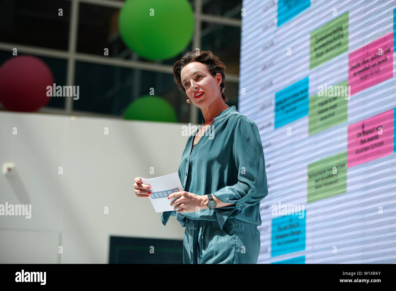 Sara van hi-res stock photography and images - Alamy