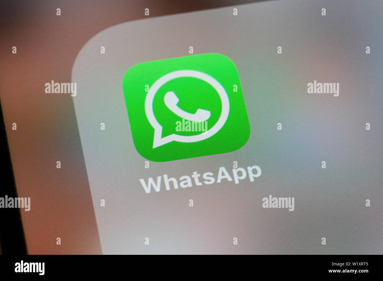Whatsapp business app logo hi-res stock photography and images - Alamy