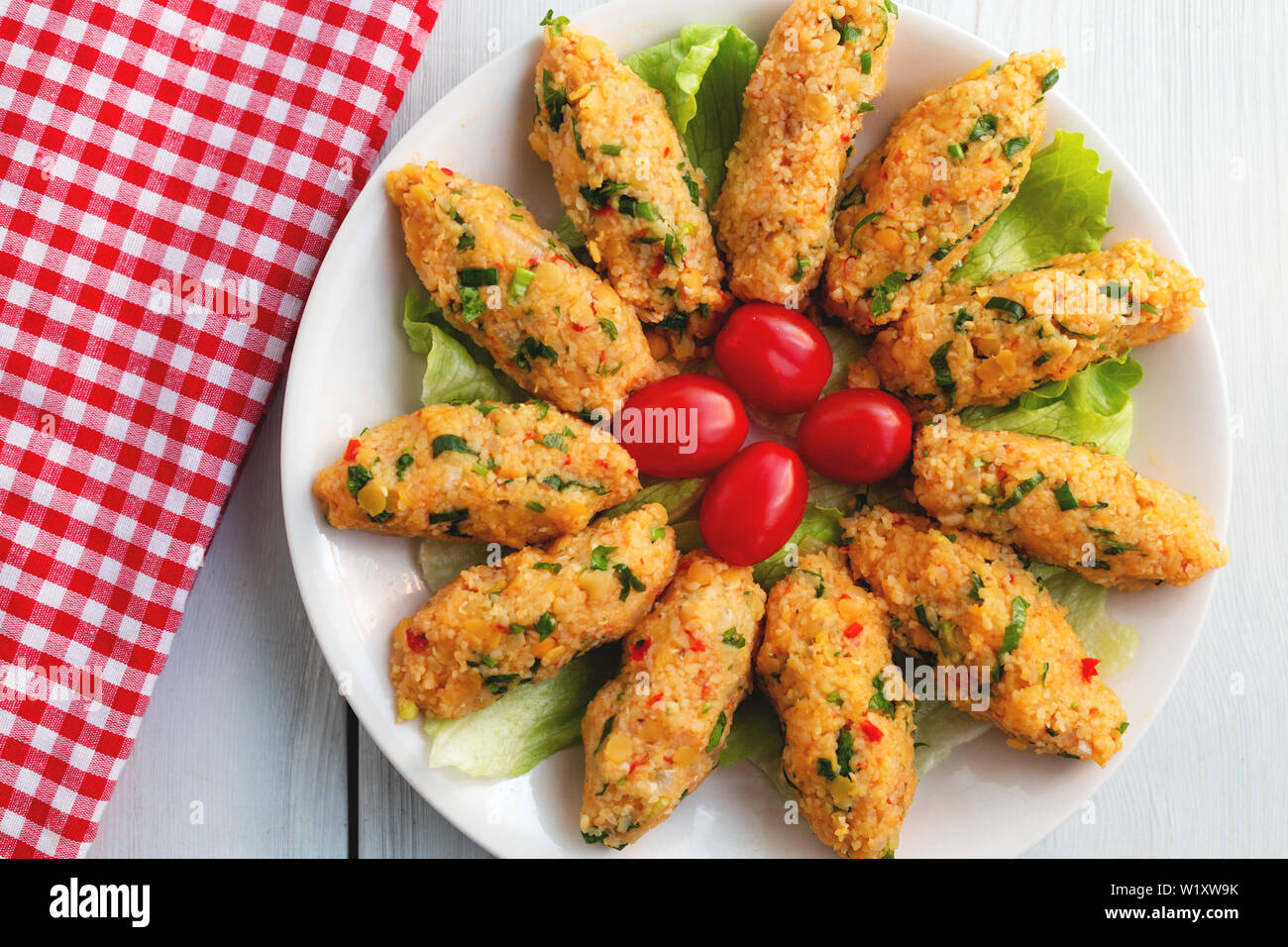 Mercimek Koftesi, Traditional Turkish Food with Bulgur and Lentil Stock ...