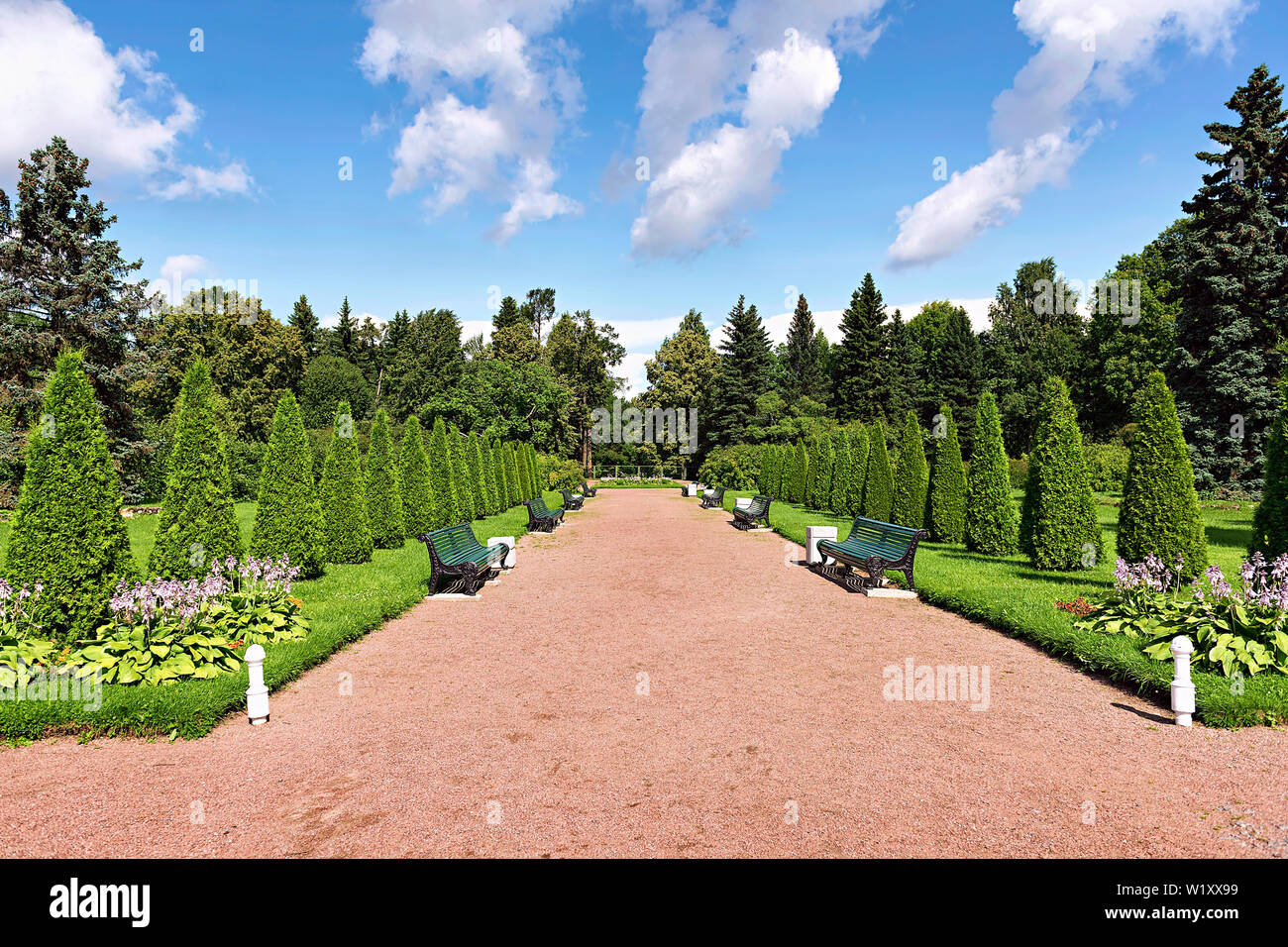 Walkway with benches hi-res stock photography and images - Alamy