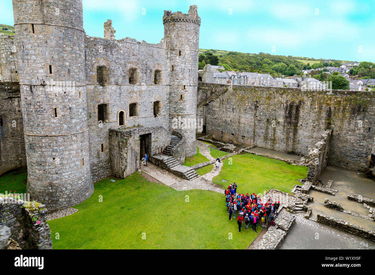 Harlech castle gwynedd wales hi-res stock photography and images - Alamy