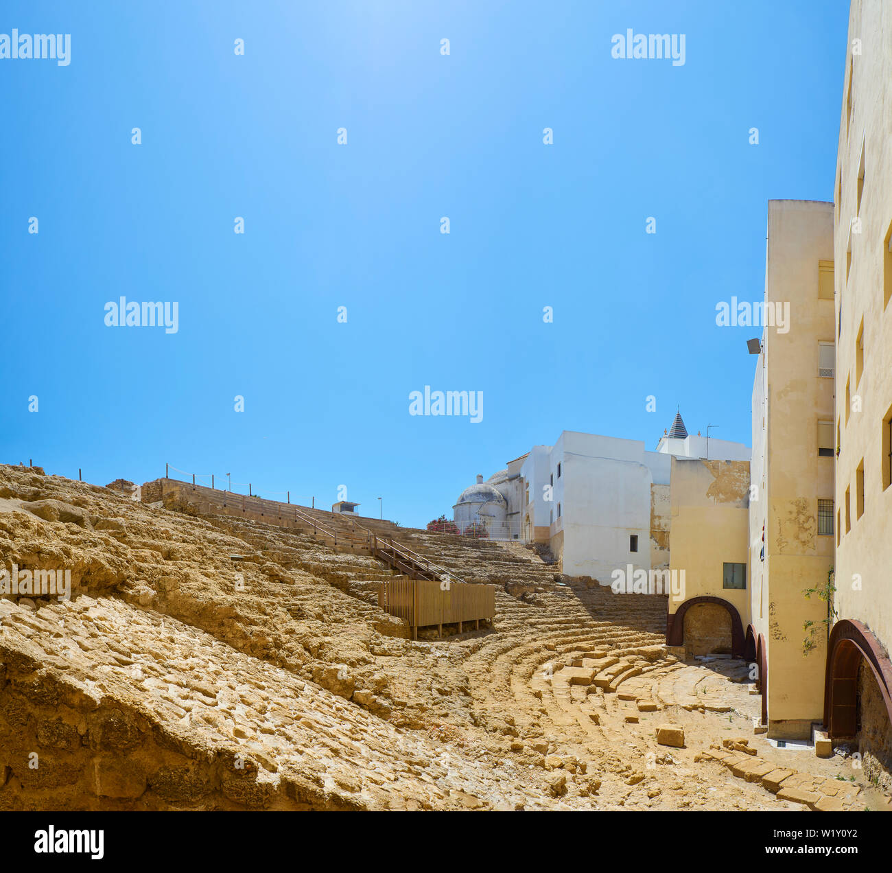 Cadiz spain ancient roman historic hi-res stock photography and images ...