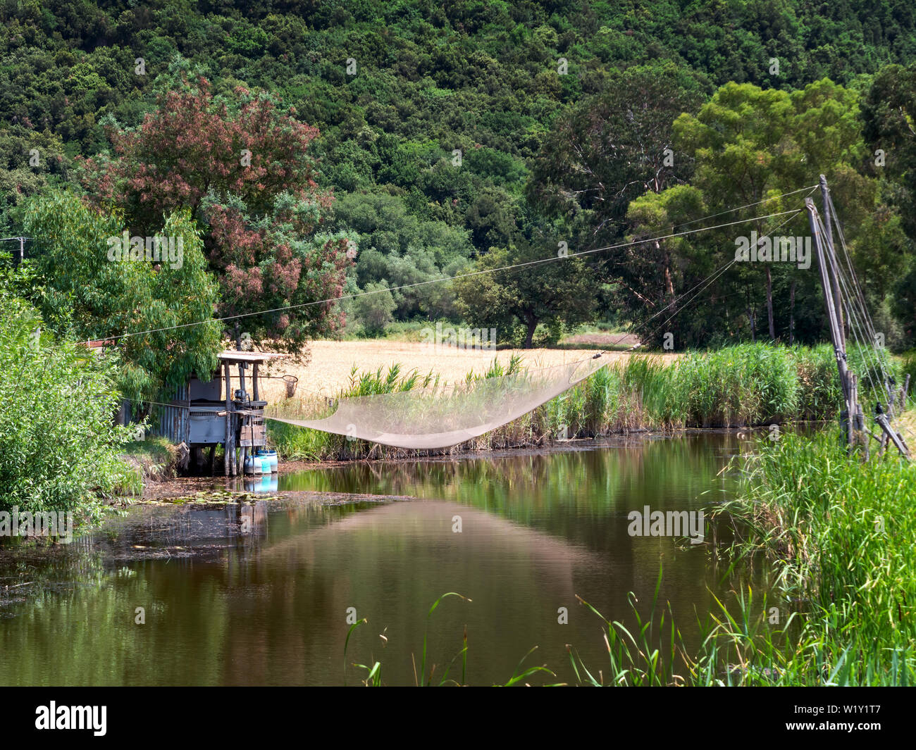 Lift net hi-res stock photography and images - Alamy