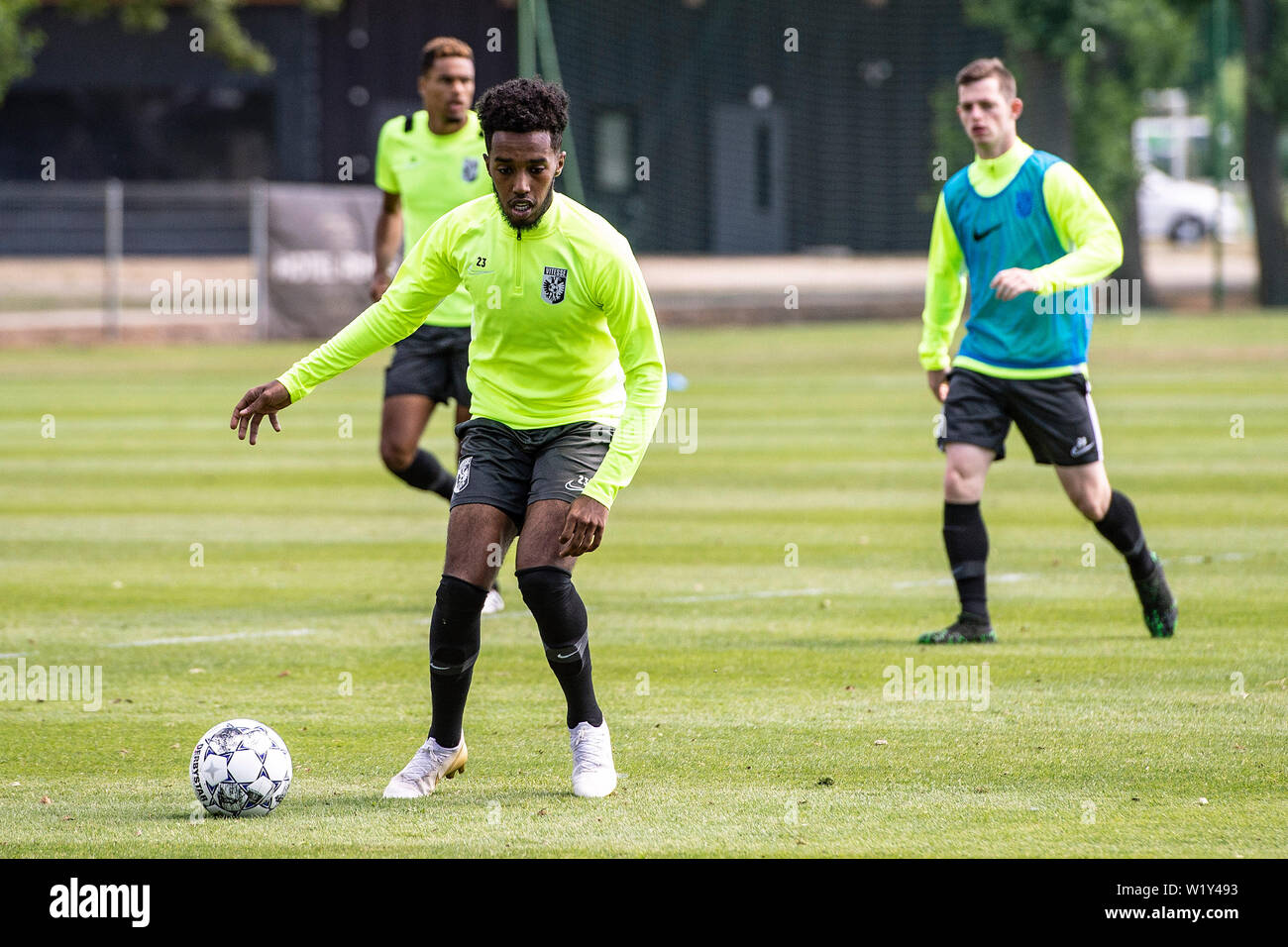 Mukhtar ali football hi-res stock photography and images - Alamy