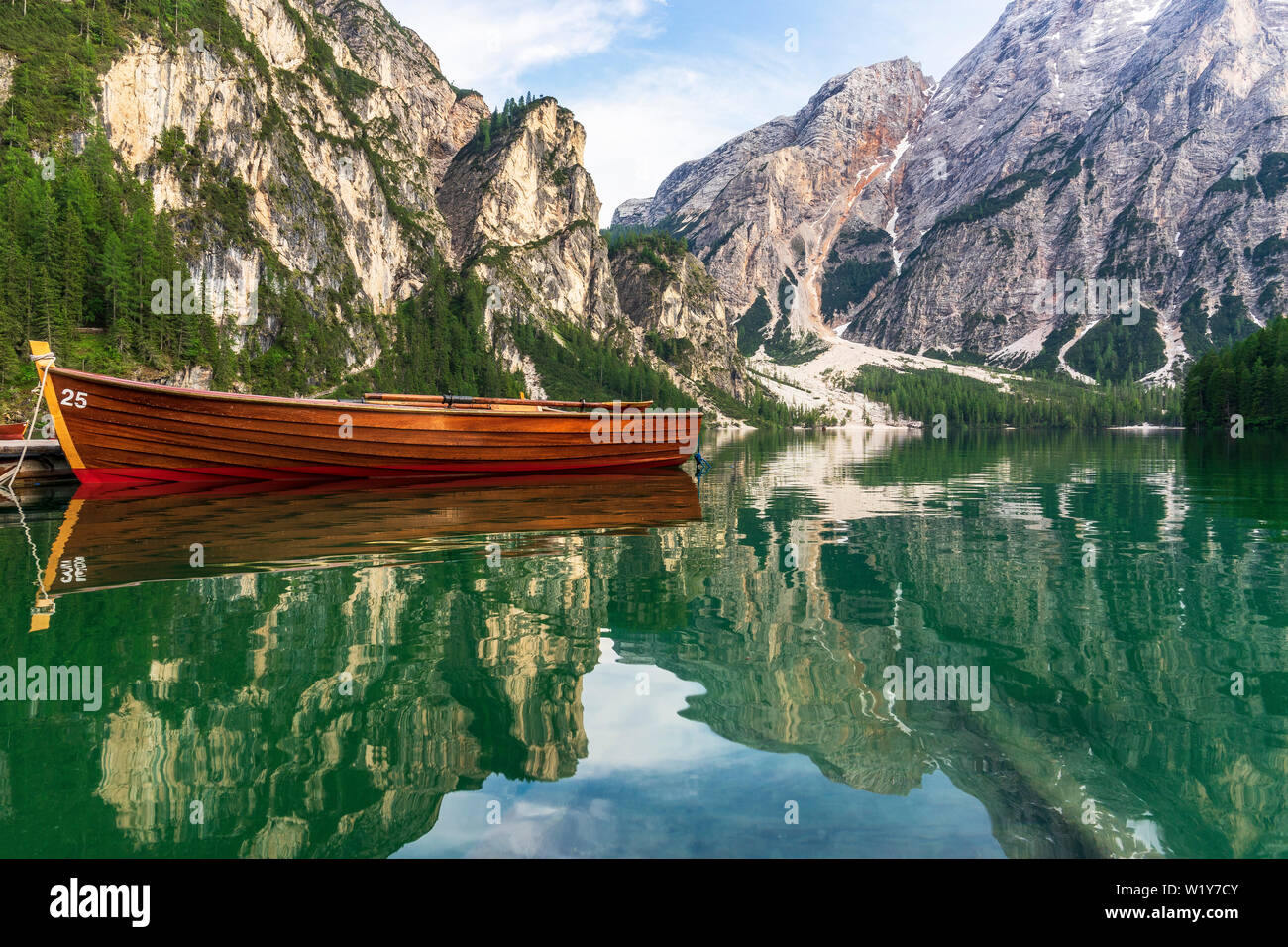 Lago di Braies, beautiful lake in the Dolomites Stock Photo - Alamy