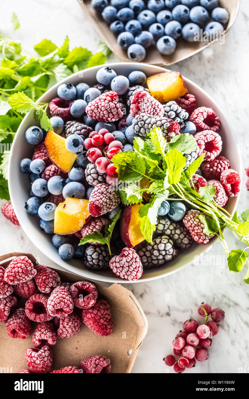 Frozen fruits hi-res stock photography and images - Alamy