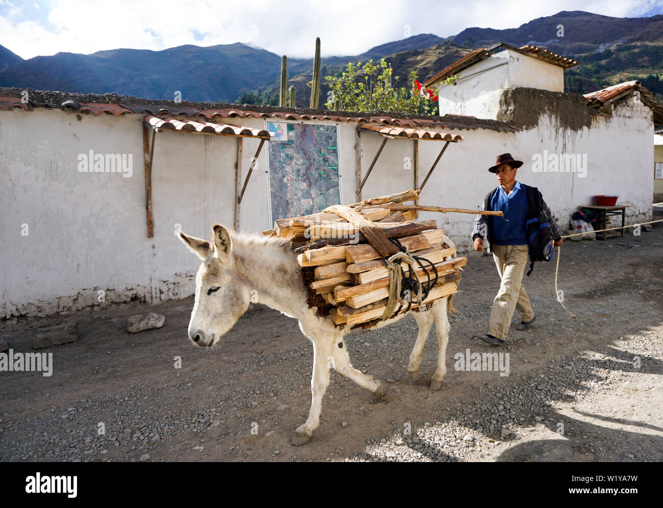 Chavin de huantar peru hi-res stock photography and images - Alamy