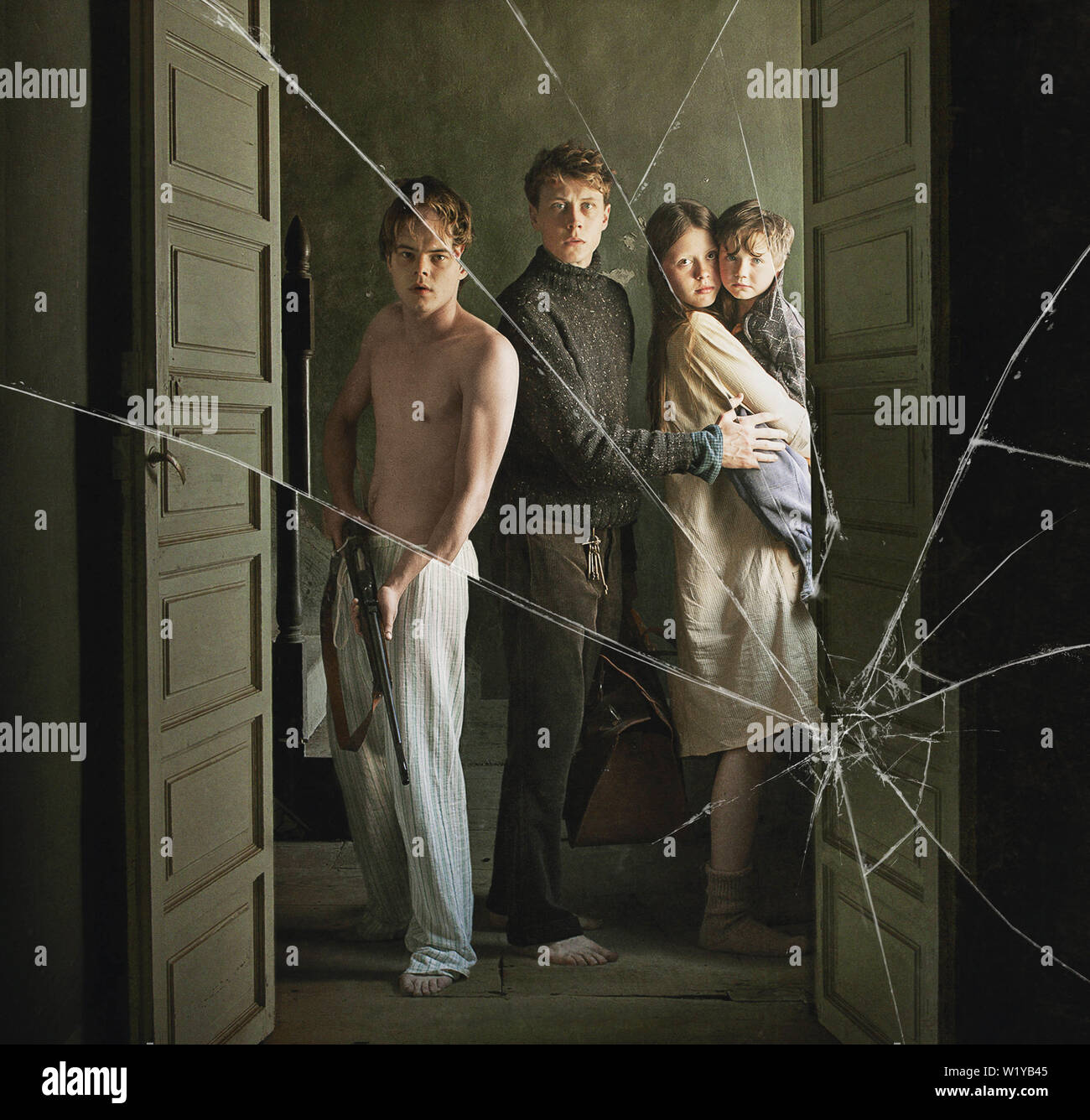 USA. George MacKay, Mia Goth, Matthew Stagg, and Charlie Heaton in the ...